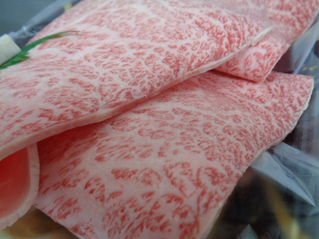 Yahoo!オークション - 姫神和牛A5牝 超特肩ロース（焼肉） 1 8kg ...