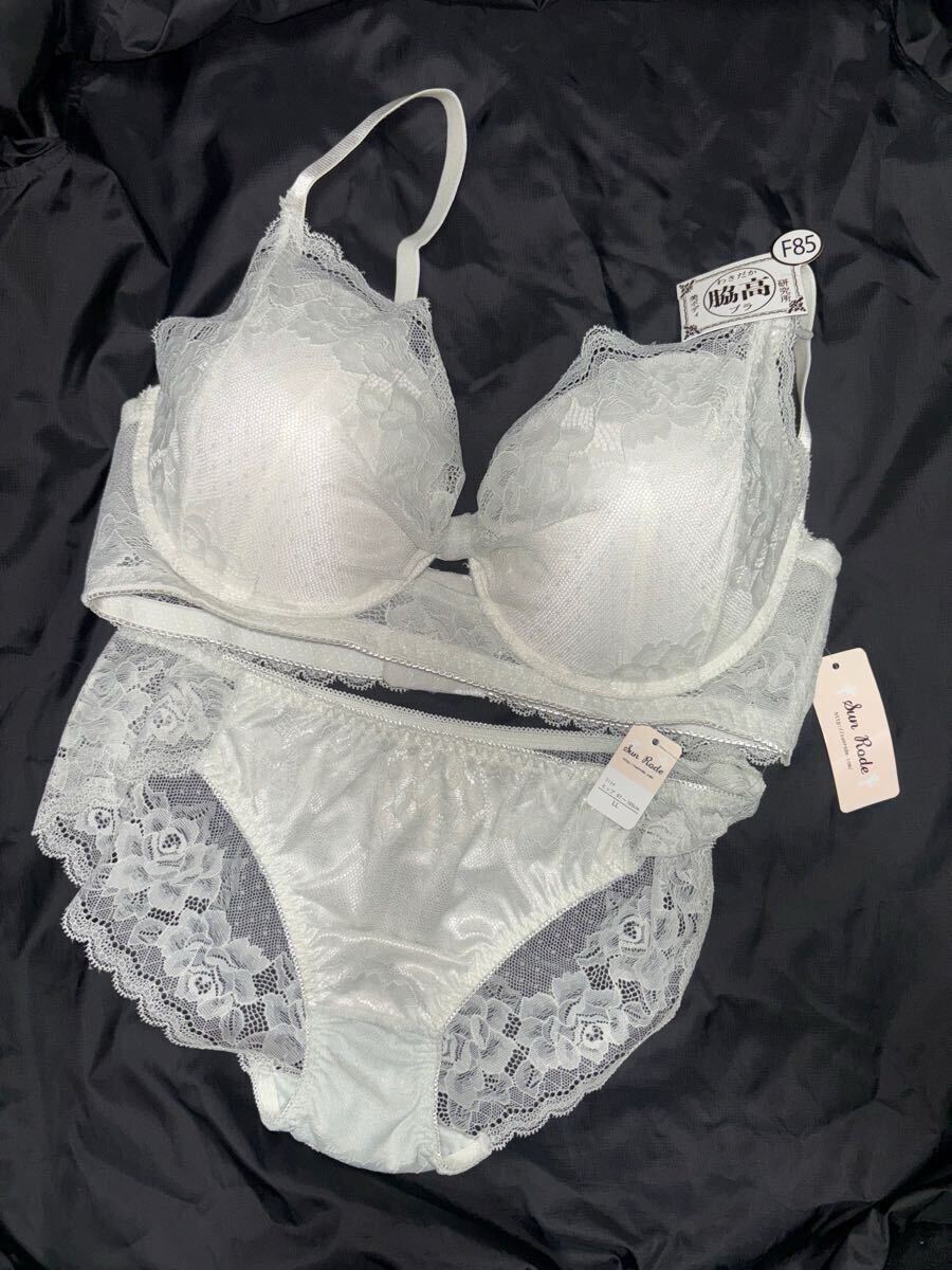Yahoo!オークション - 【新品】F85 LLライトグレー レース ブラジャー...