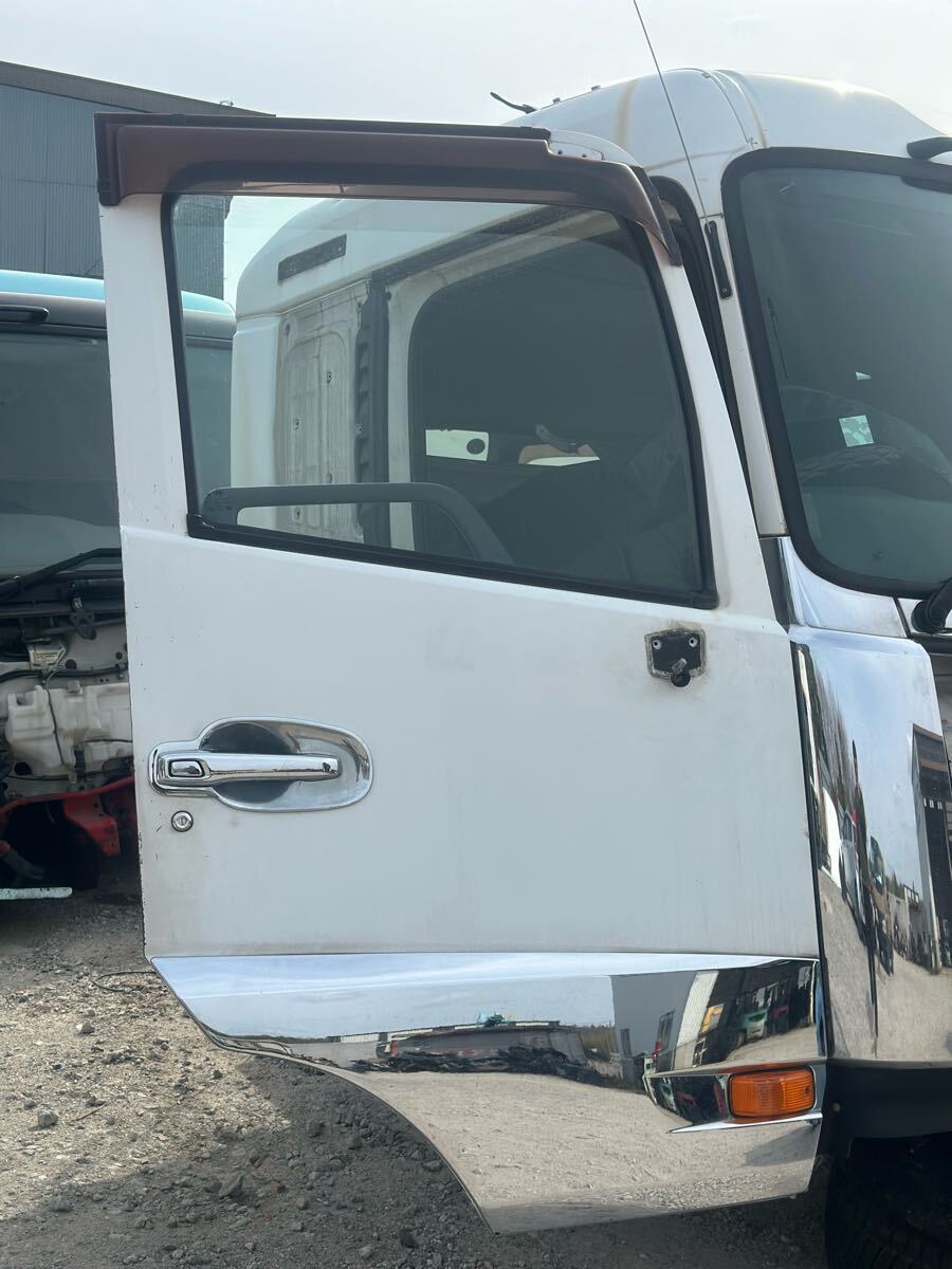 Yahoo!オークション - 6-81 日産 UDトラックス クオン QKG-CG5ZA ドア ...