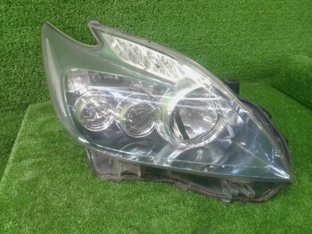 Yahoo!オークション - プリウス DAA-ZVW30 35 右 ヘッドランプ ヘッド...