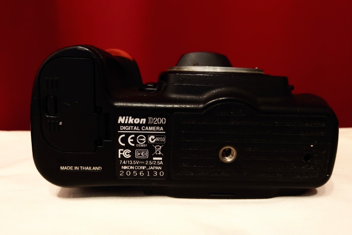 Yahoo!オークション - 【美品オマケ付き】Nikon D200 Wレンズ バッテリ...