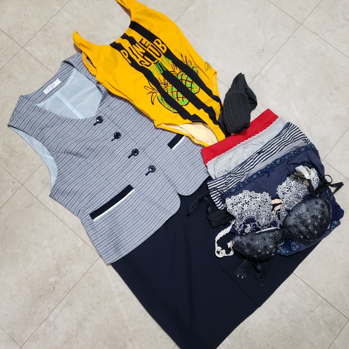 177 OL制服上下/会社員/事務員/ ワンピース水着 / 匿名発送 /ブラジャー/ショーツ/まとめ売り(コスプレ衣装)｜売買されたオークション情報、yahooの商品情報をアーカイブ公開 ...