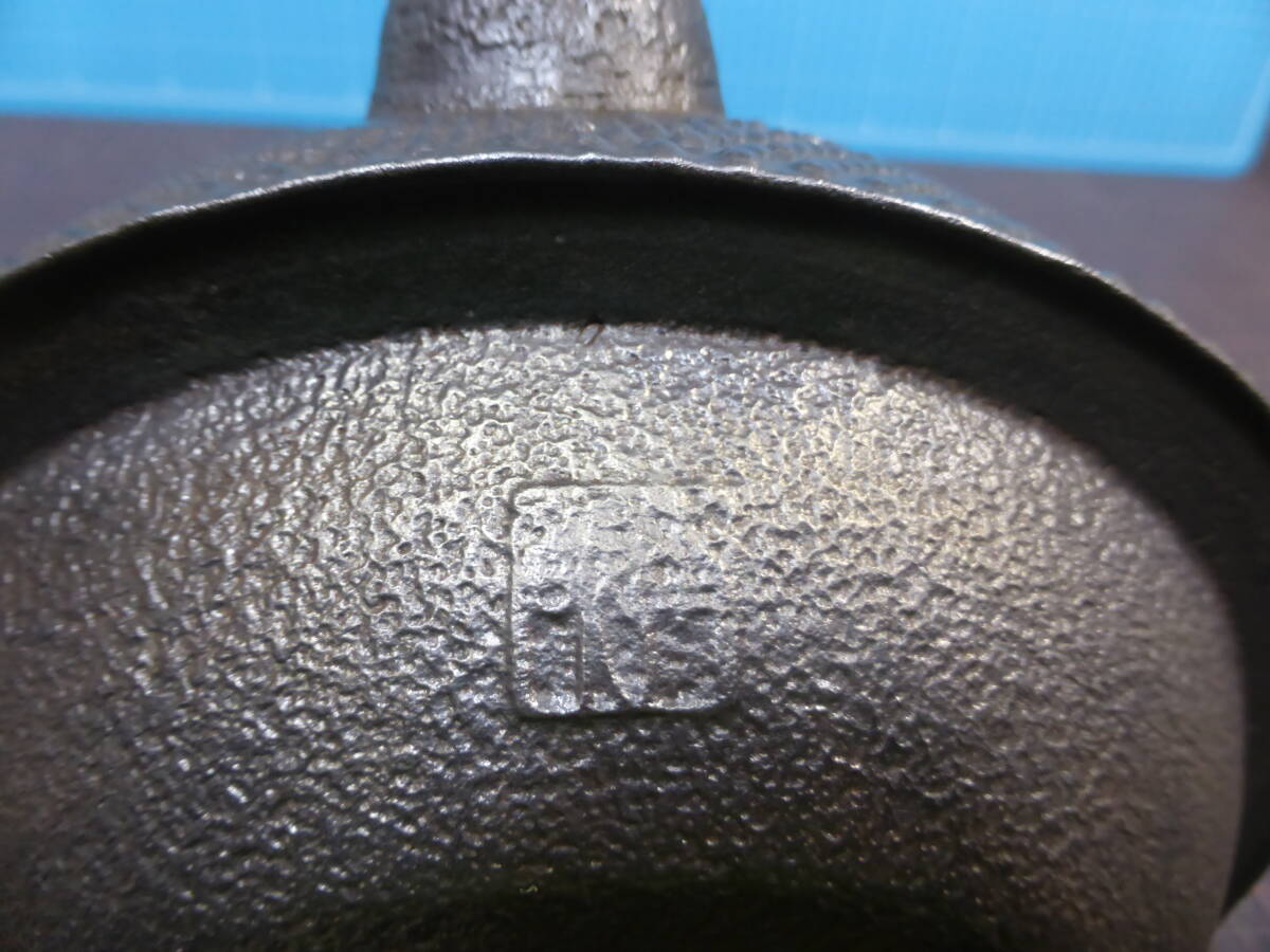 Yahoo!オークション - 971「角印在」南部鉄瓶 満水2400mL 重さ2544g ...