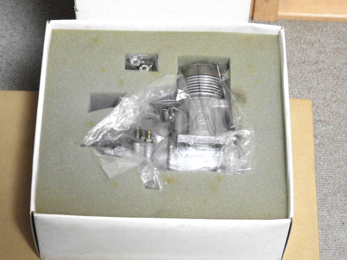 Yahoo!オークション - YS 60FR 2stグローエンジン（後方排気...