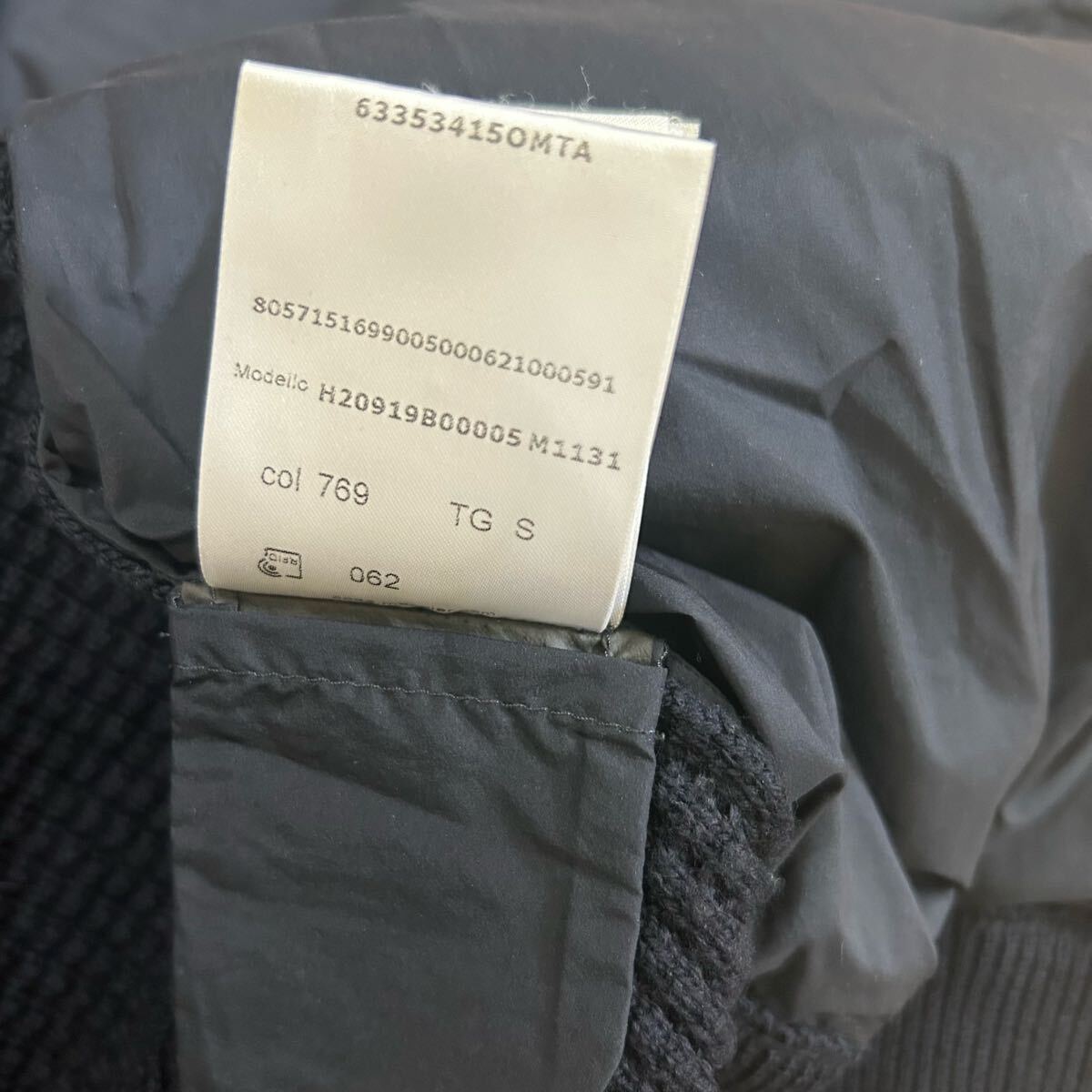 新作美品】 MONCLER モンクレールダウンジャケットニット黒S 新作美品】 MONCLER モンクレールダウンジャケットニット黒S