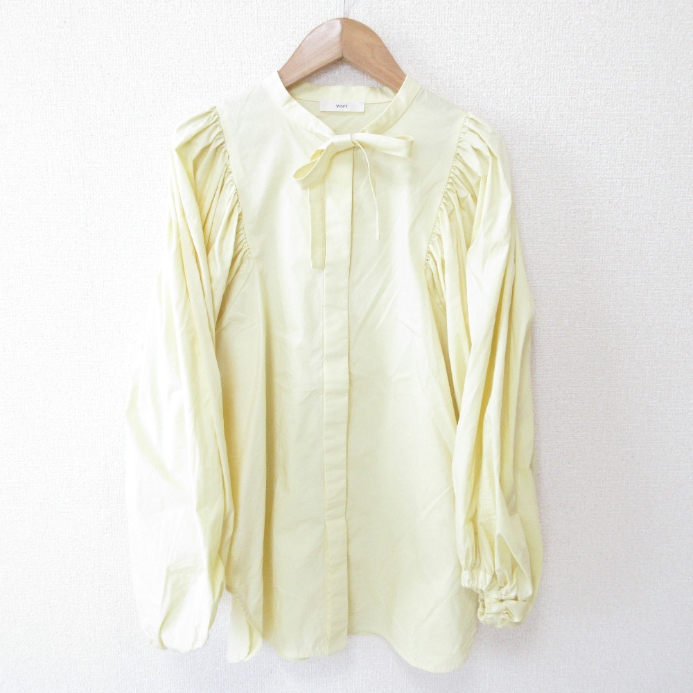 Yahoo!オークション - 美品 21AW yori ヨリ リボンパフスリーブブラウ...
