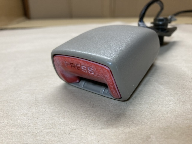 Yahoo!オークション - シートベルト キャッチ フロント 右 ekワゴン H8...