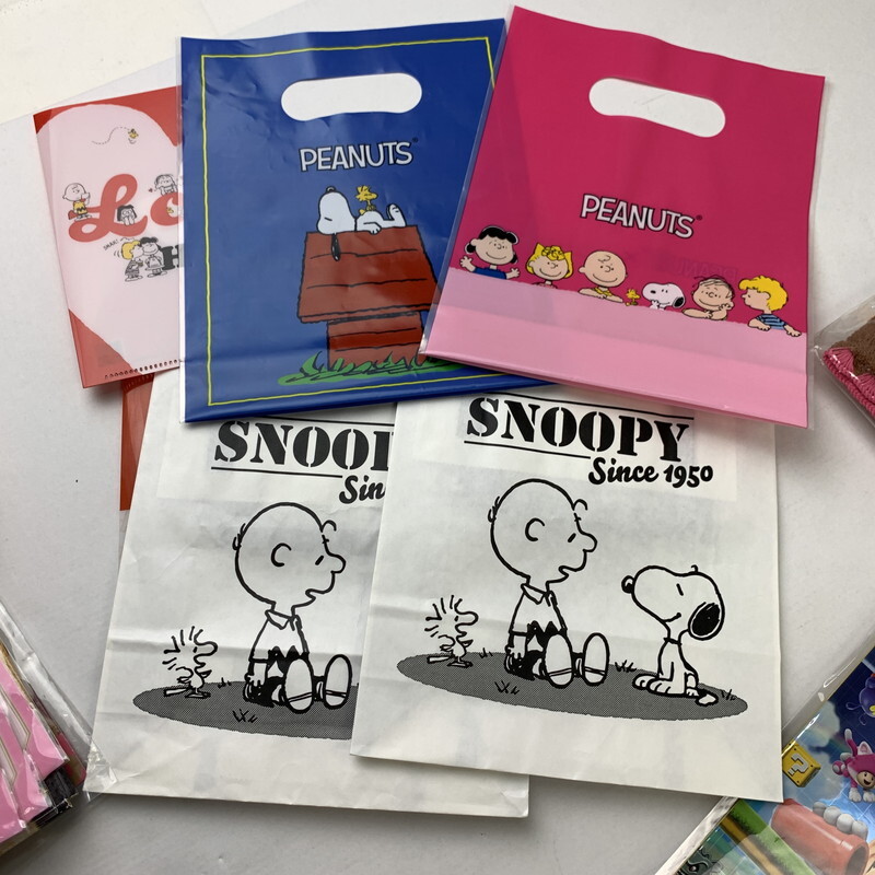 Yahoo!オークション - FUZ【現状渡し品】キャラクターグッズ詰め合わせ...