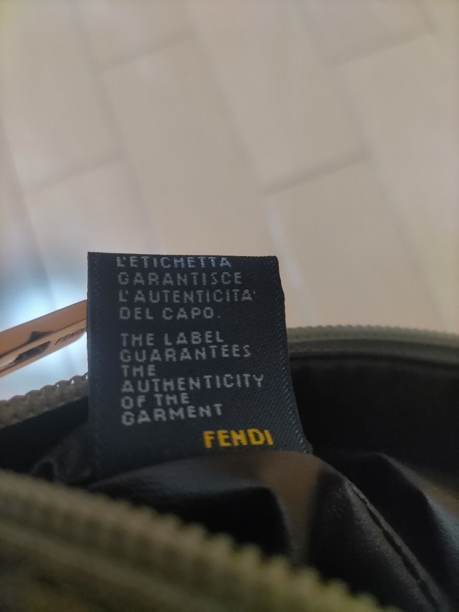 未使用・正規品・極美品・レア FENDI フェンディ ポーチ 未使用・正規品・極美品・レア FENDI フェンディ ポーチ