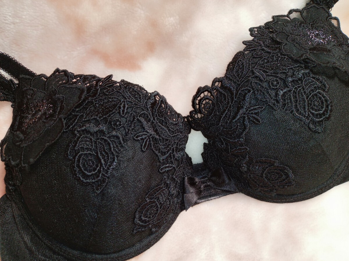 Yahoo!オークション - クリーニング済 ワコール《L'ge》セットD70+M ...