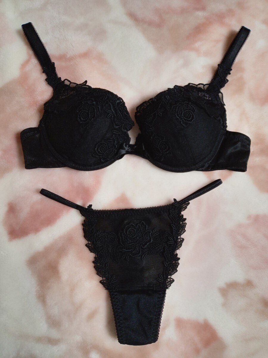 Yahoo!オークション - クリーニング済 ワコール《L'ge》セットD70+M ...