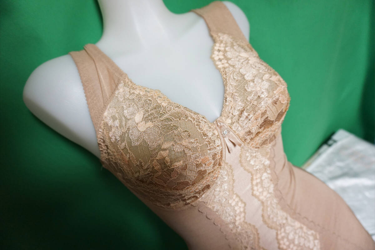 Yahoo!オークション - 5374 4月厳選 Sarto ボディスーツC75 キャメル