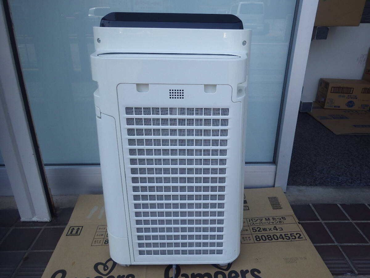Yahoo!オークション - シャープ 加湿空気清浄機 KC-D50-W です
