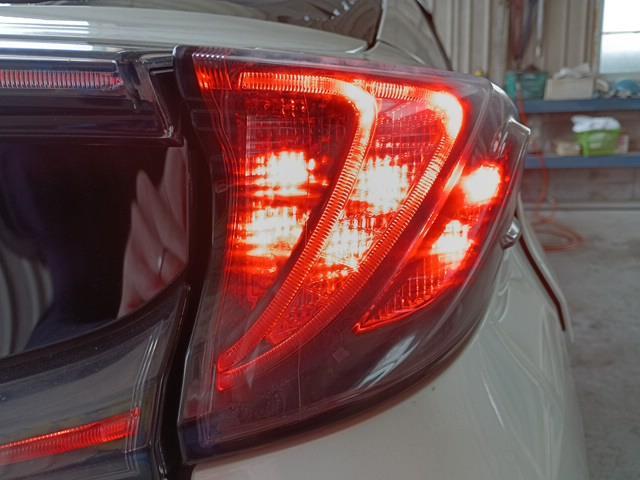 Yahoo!オークション - 平成30年 プリウス PHV ZVW52 右テールランプ L...