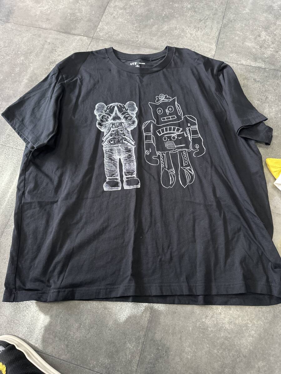 Yahoo!オークション - ユニクロUT カウズ 半袖Tシャツ 4XL 黒 美品