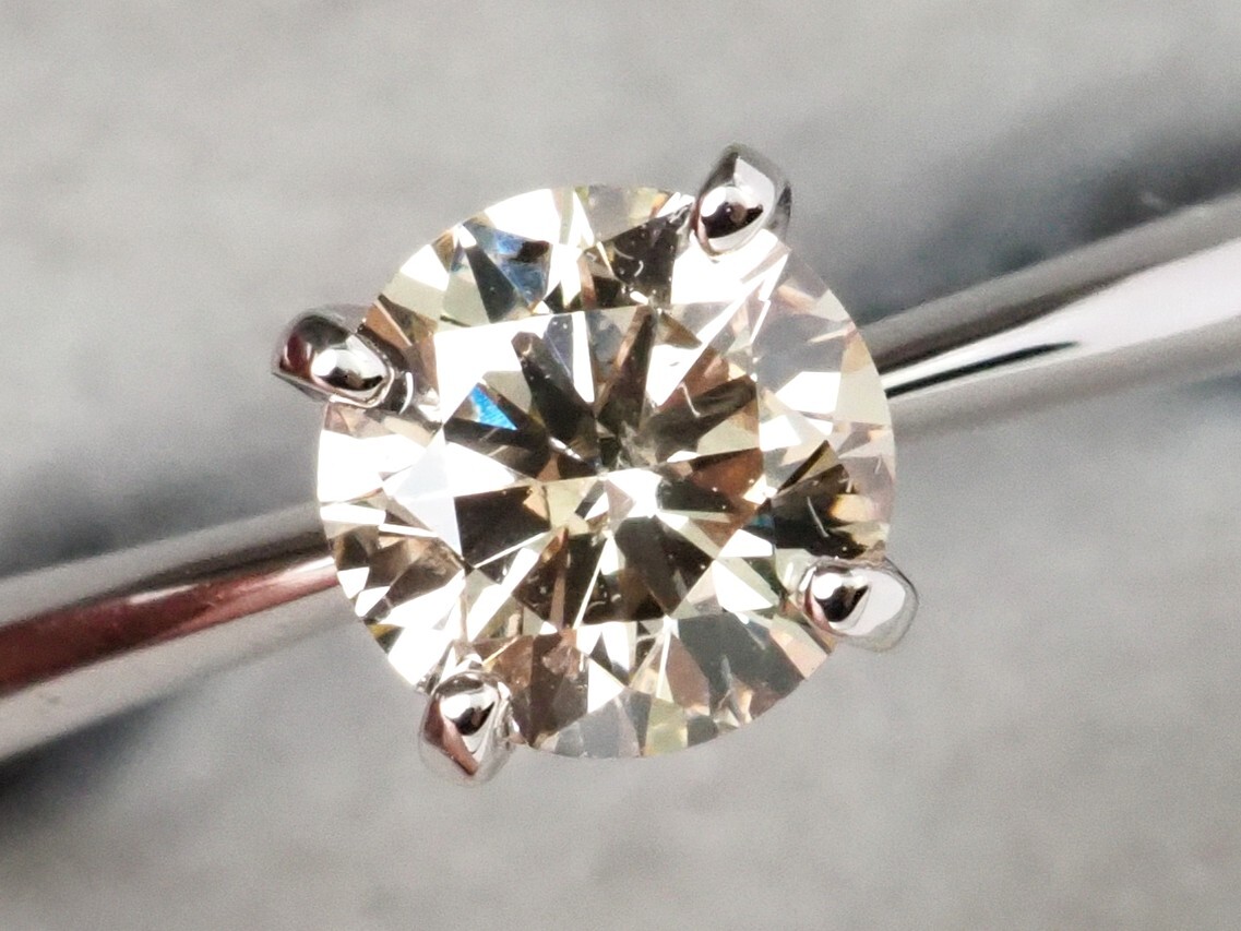 Yahoo!オークション - 【6680A】K18WG 天然ダイヤモンド 0.640ct/1.67g...