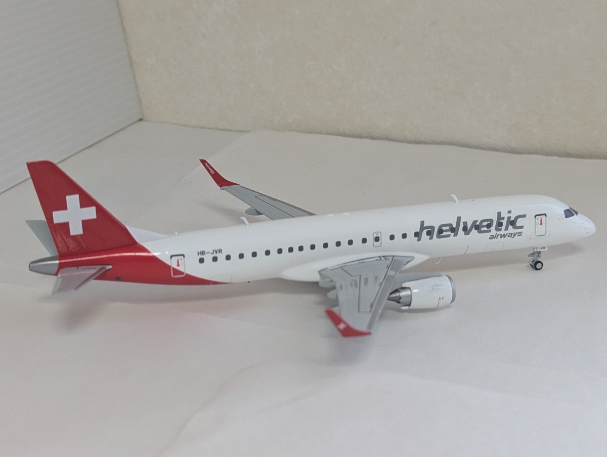 Yahoo!オークション - 送料無 1/200 herpa helvetic E190 と crossair...