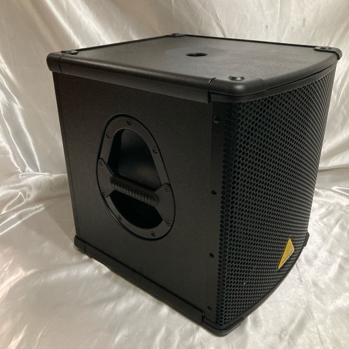美品 パワードサブウーファー ベリンガー B1200D PRO ユーロ 美品 パワードサブウーファー ベリンガー B1200D PRO ユーロ