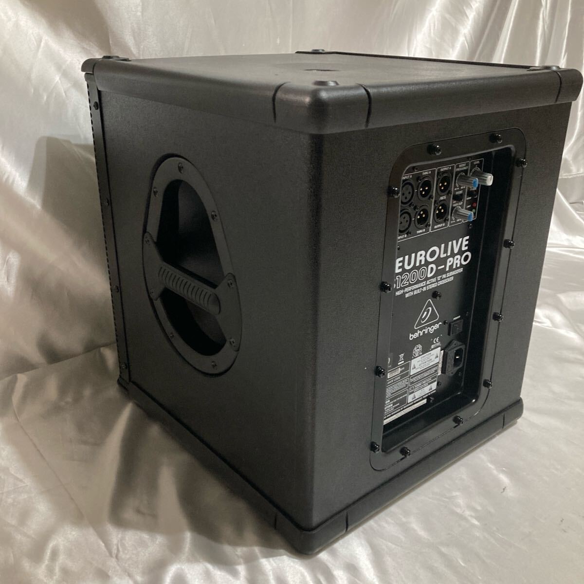 美品 パワードサブウーファー ベリンガー B1200D PRO ユーロ 美品 パワードサブウーファー ベリンガー B1200D PRO ユーロ