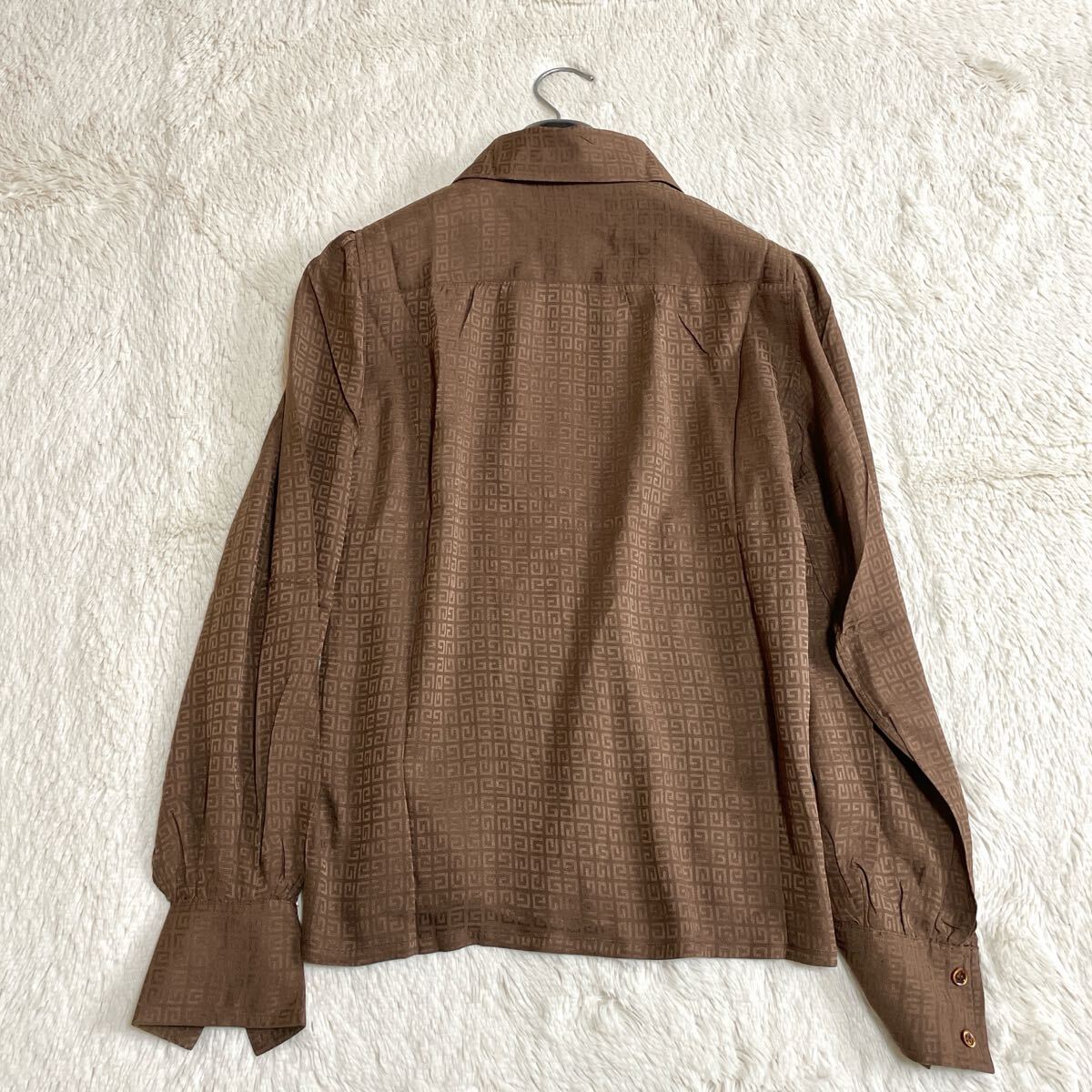 美品 GIVENCHY ジバンシー シルク100% 4G モノグラム 長袖シャツ 美品 GIVENCHY ジバンシー シルク100% 4G モノグラム 長袖シャツ