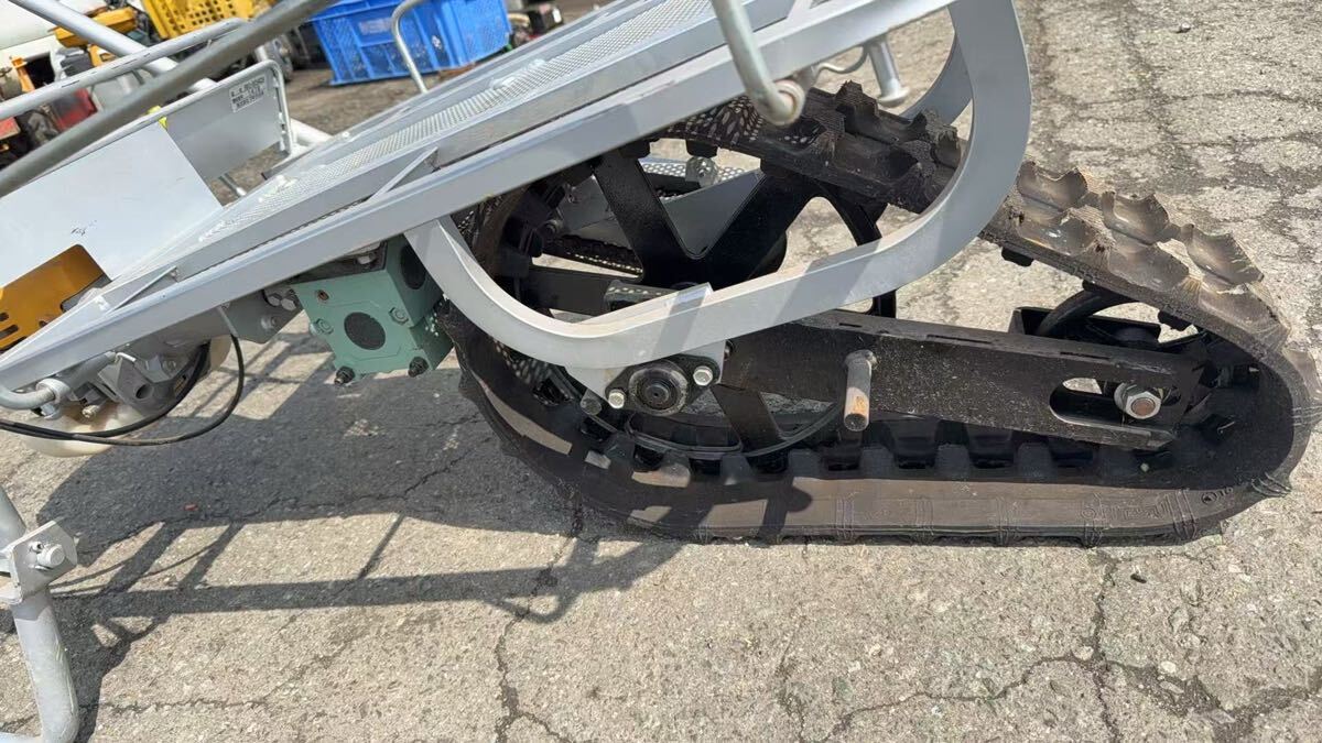 秋田発 Rabbit シングルクローラ運搬車 RKI-80 くろ助 最大積載 秋田発 Rabbit シングルクローラ運搬車 RKI-80 くろ助 最大積載