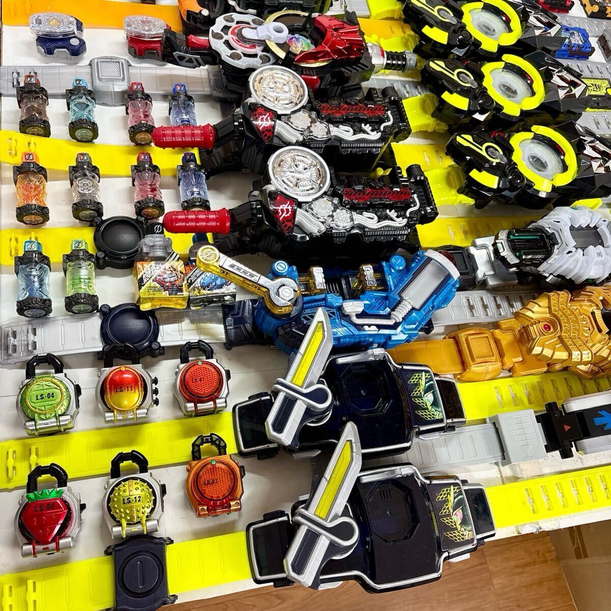 Yahoo!オークション - 仮面ライダー 変身ベルト DX ドライバー ビルド ...