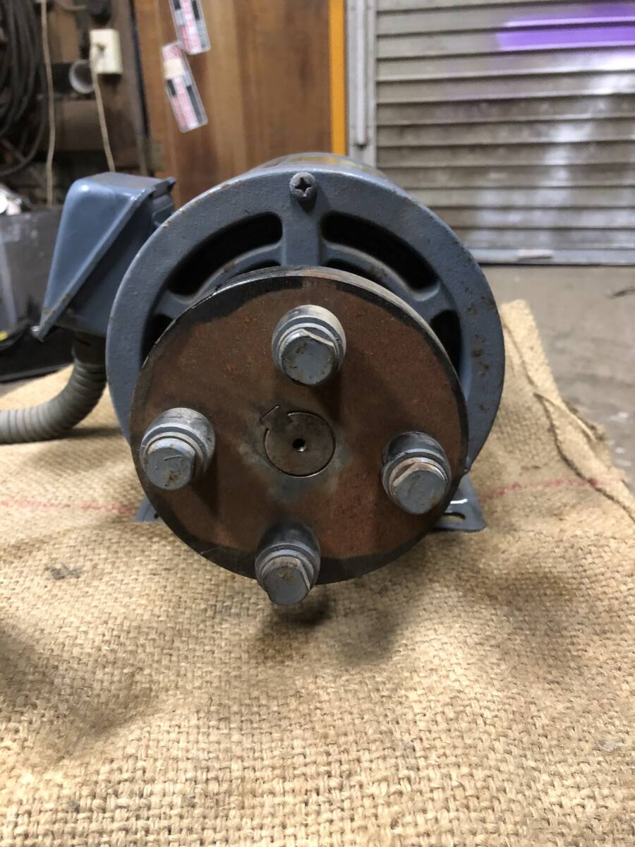 Yahoo!オークション - 東芝モーター200V 1.5KW 4p中古品