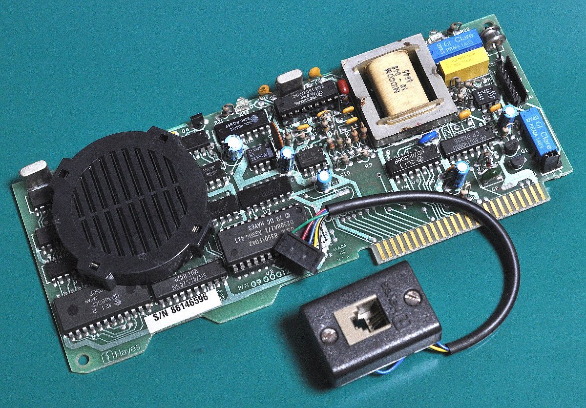 Yahoo!オークション - Hayes MICROMODEM IIe 300 bit/s Modem (AppleⅡ...