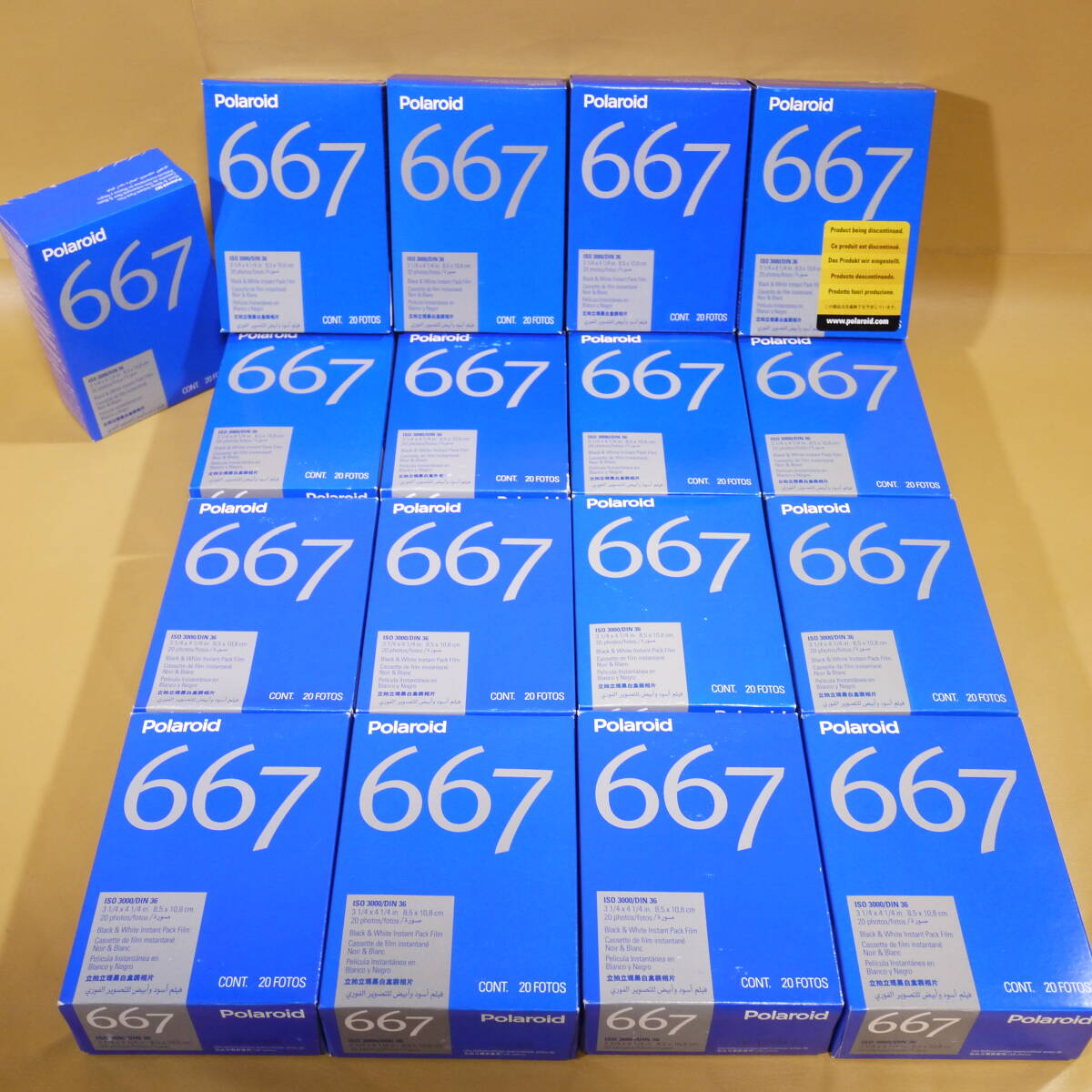 Yahoo!オークション - Polaroid 667 フィルム 17箱 未開封 期限切れ ポ...