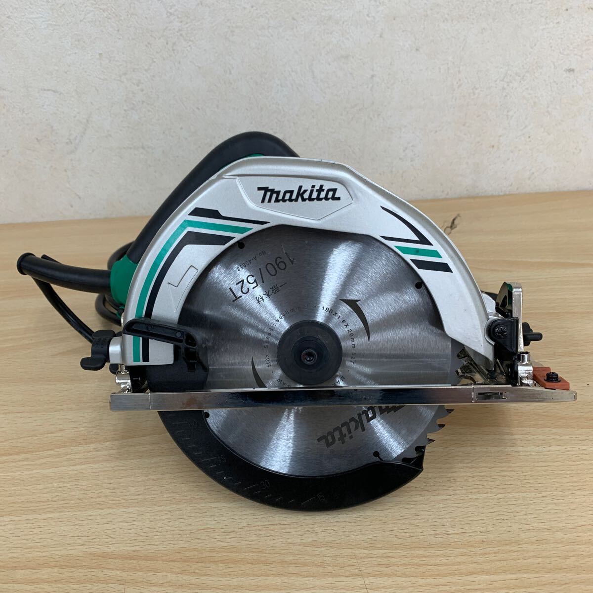 Yahoo!オークション - 中古品 マキタ makita 190mm マルノコ 100V M585...