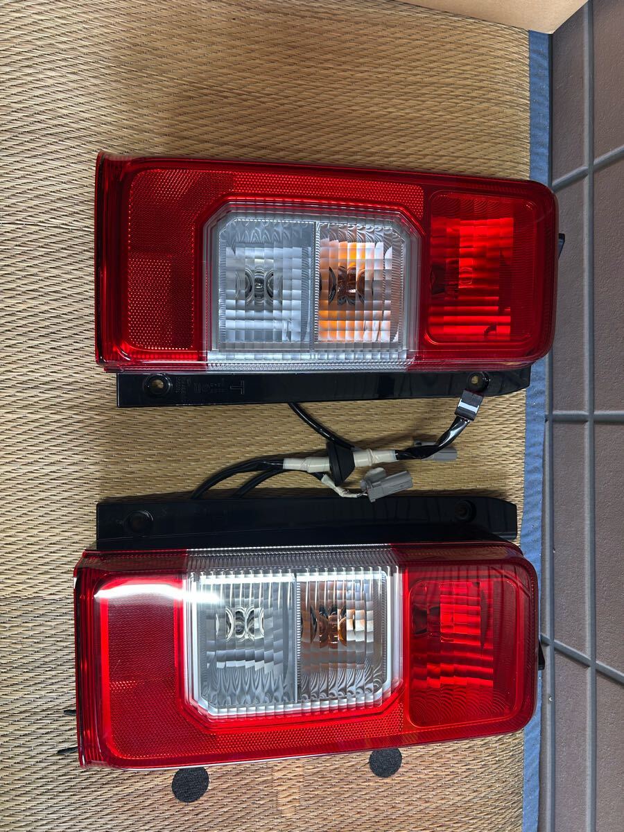 Yahoo!オークション - ハイゼットキャディーLA-700純正テールランプ左...