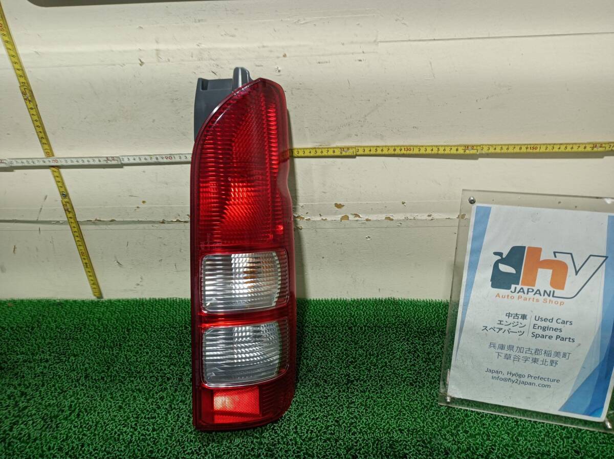 Yahoo!オークション - トヨタ テールライト 右 ハイエース CBF-TRH200K...