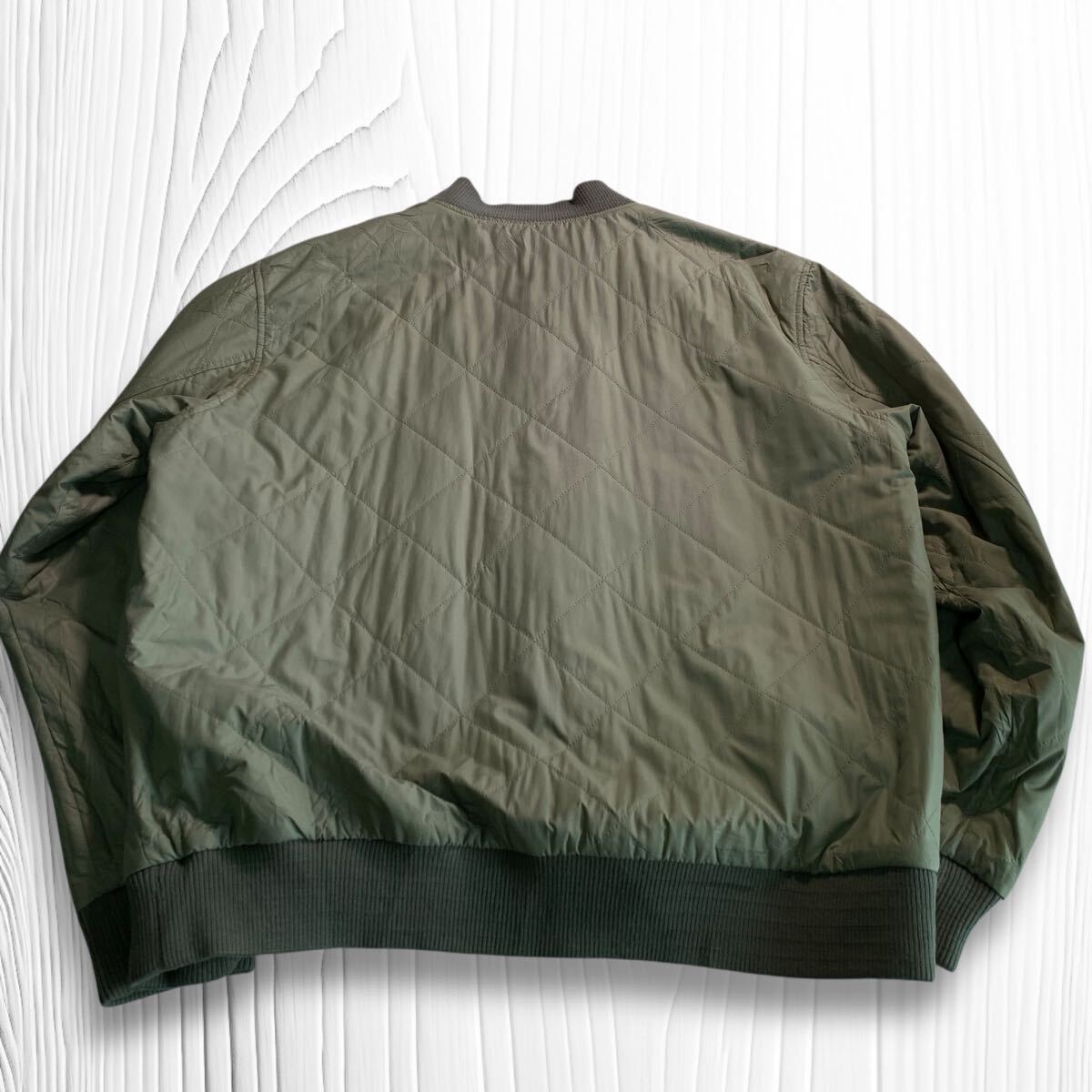 XLサイズ NIKE リバーシブル MA-1 フライトジャケット オリーブ XLサイズ NIKE リバーシブル MA-1 フライトジャケット オリーブ