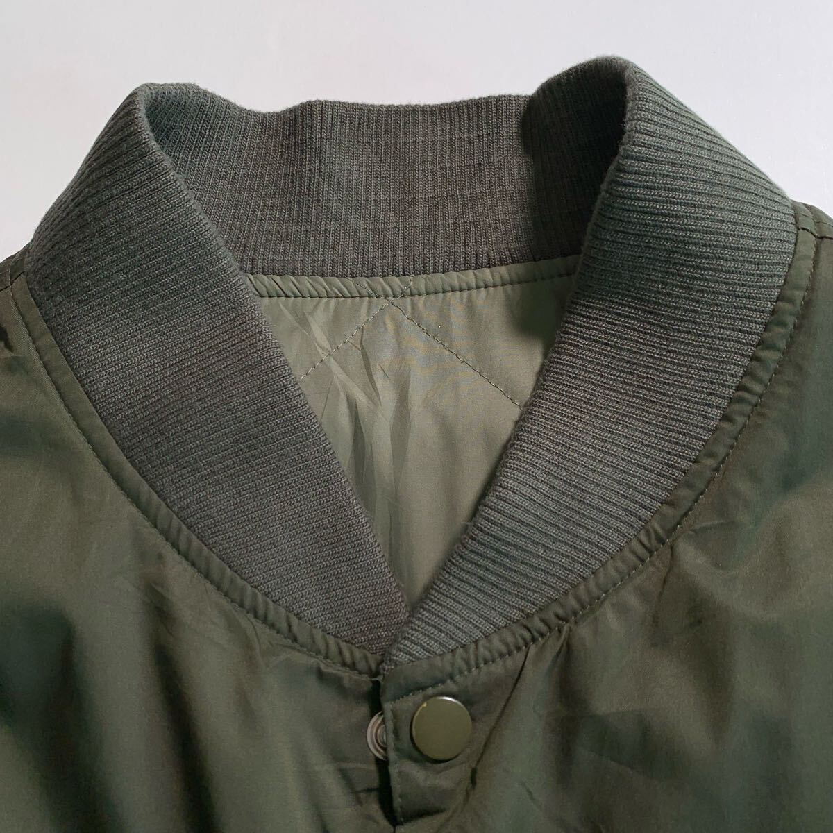 XLサイズ NIKE リバーシブル MA-1 フライトジャケット オリーブ XLサイズ NIKE リバーシブル MA-1 フライトジャケット オリーブ