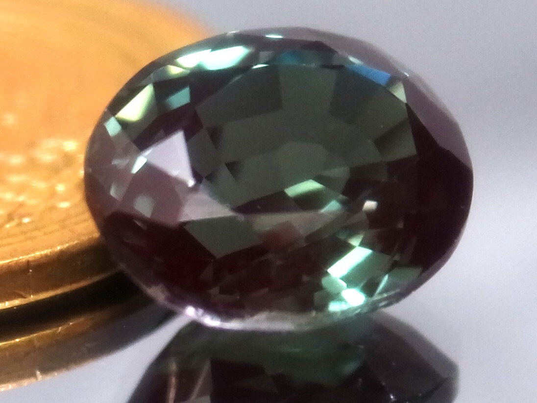 Yahoo!オークション - 4.84ct 新品・アレキサンドライト変色効果有 グ...