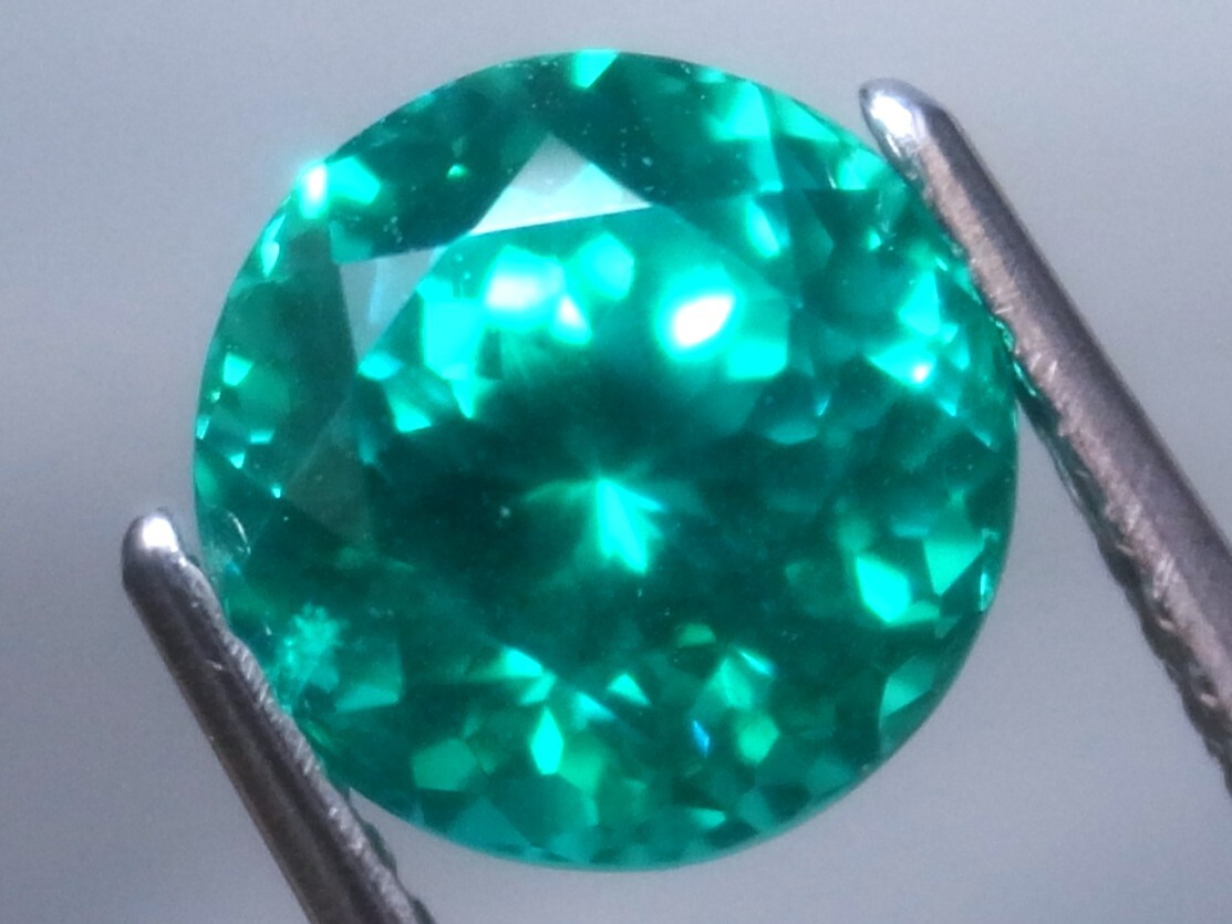 Yahoo!オークション - 3.66ct 新品・大粒サイズ・グリーンパライバカラ...