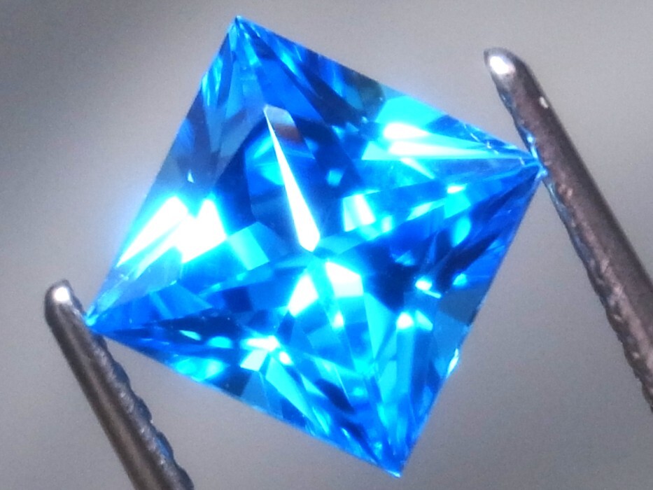 Yahoo!オークション - 2.55ct 新品・新色・スカイブルートパーズカラー...