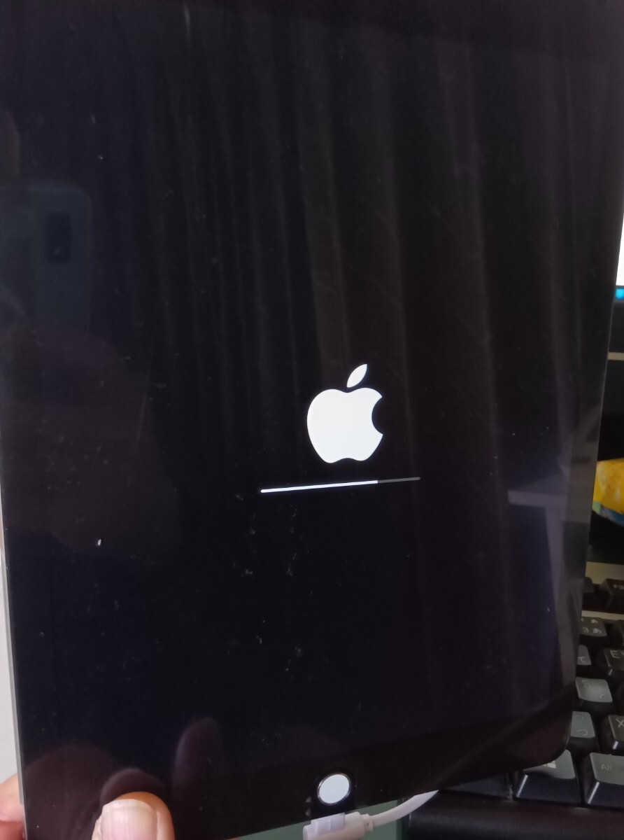 Yahoo!オークション - ジャンク iPad Air2 A1566 wi-fi