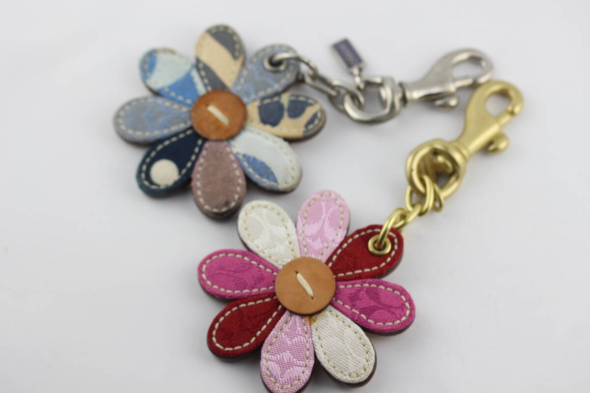 Yahoo!オークション - COACH コーチ チャーム キーホルダー X2