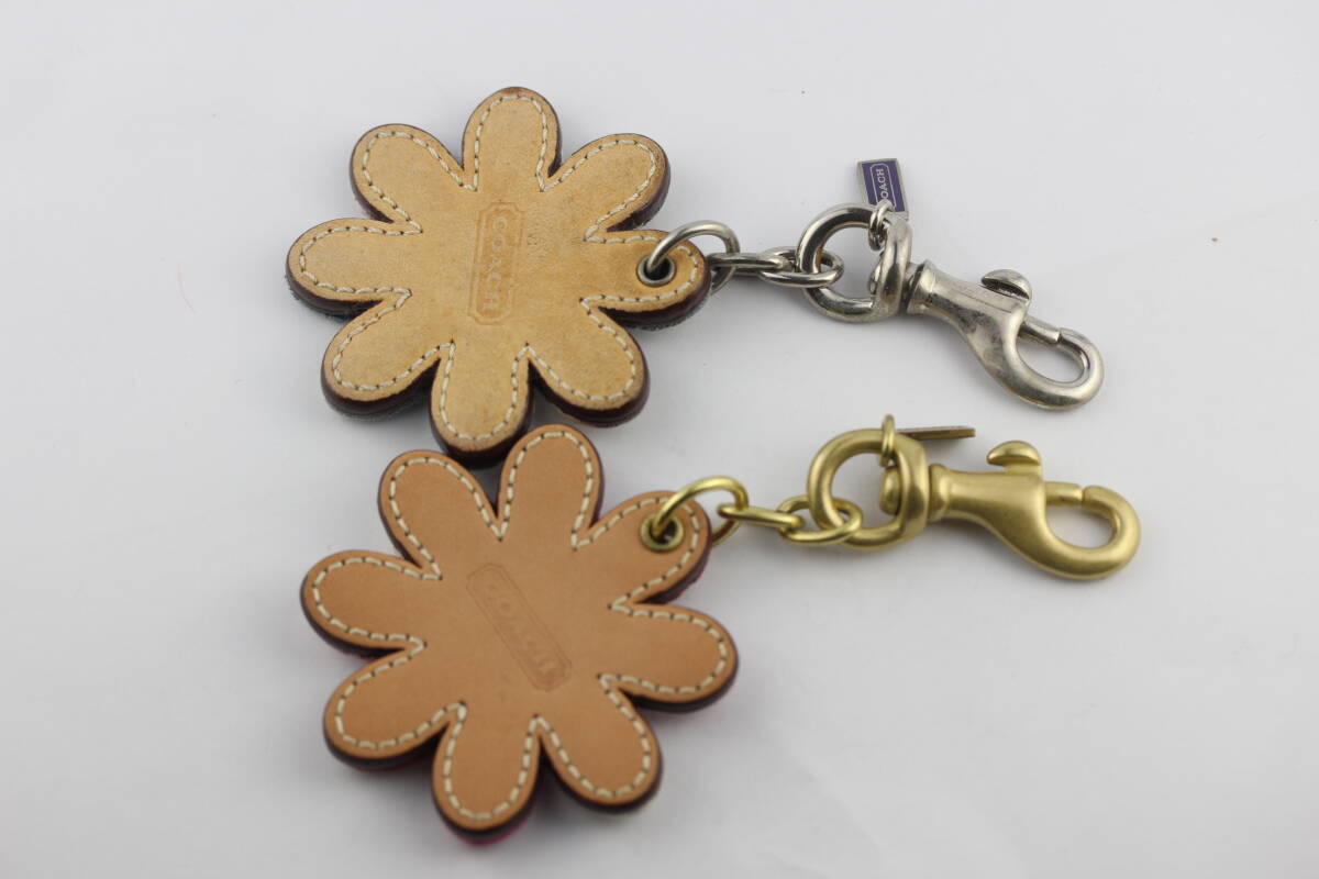 Yahoo!オークション - COACH コーチ チャーム キーホルダー X2