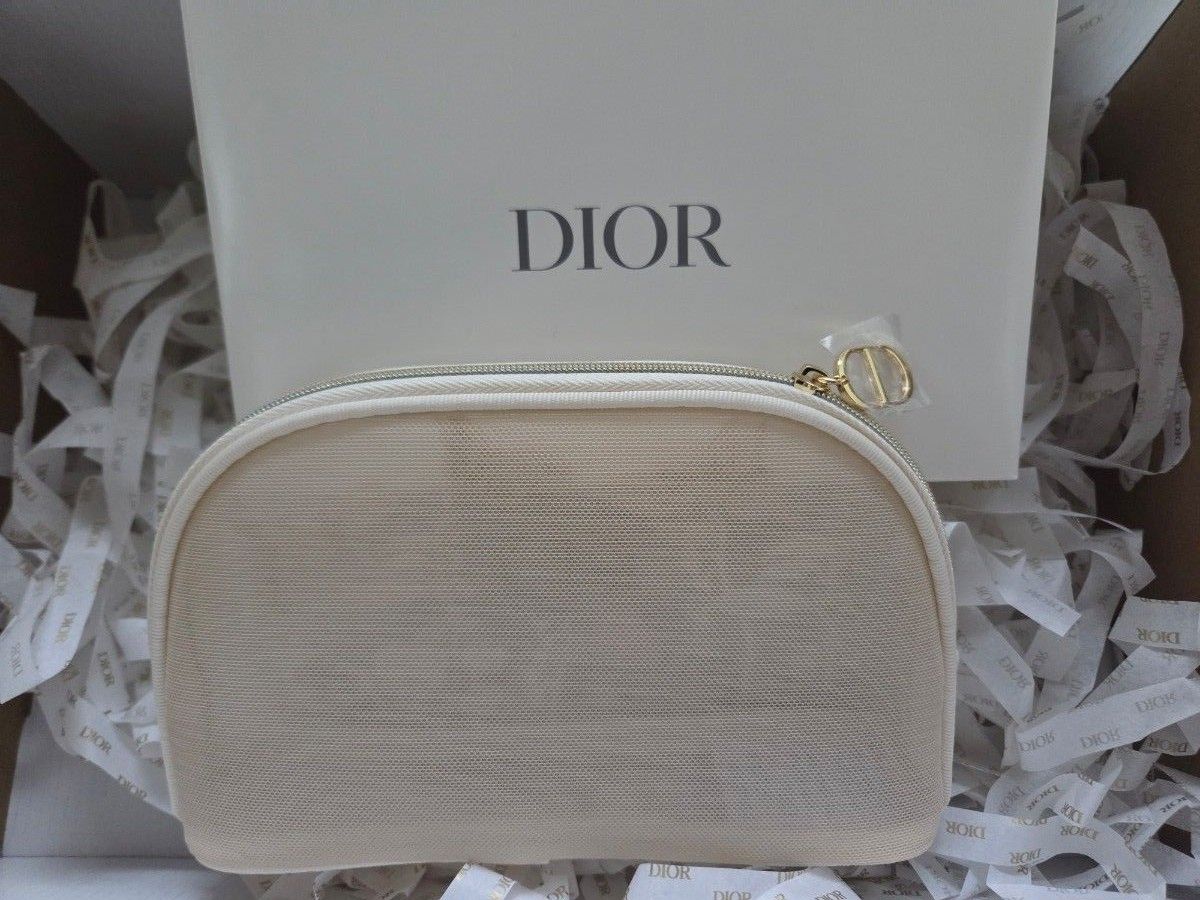 新品 Dior マザーズデイ ディオール ポーチ 刺繍ポーチ 新品 Dior マザーズデイ ディオール ポーチ 刺繍ポーチ