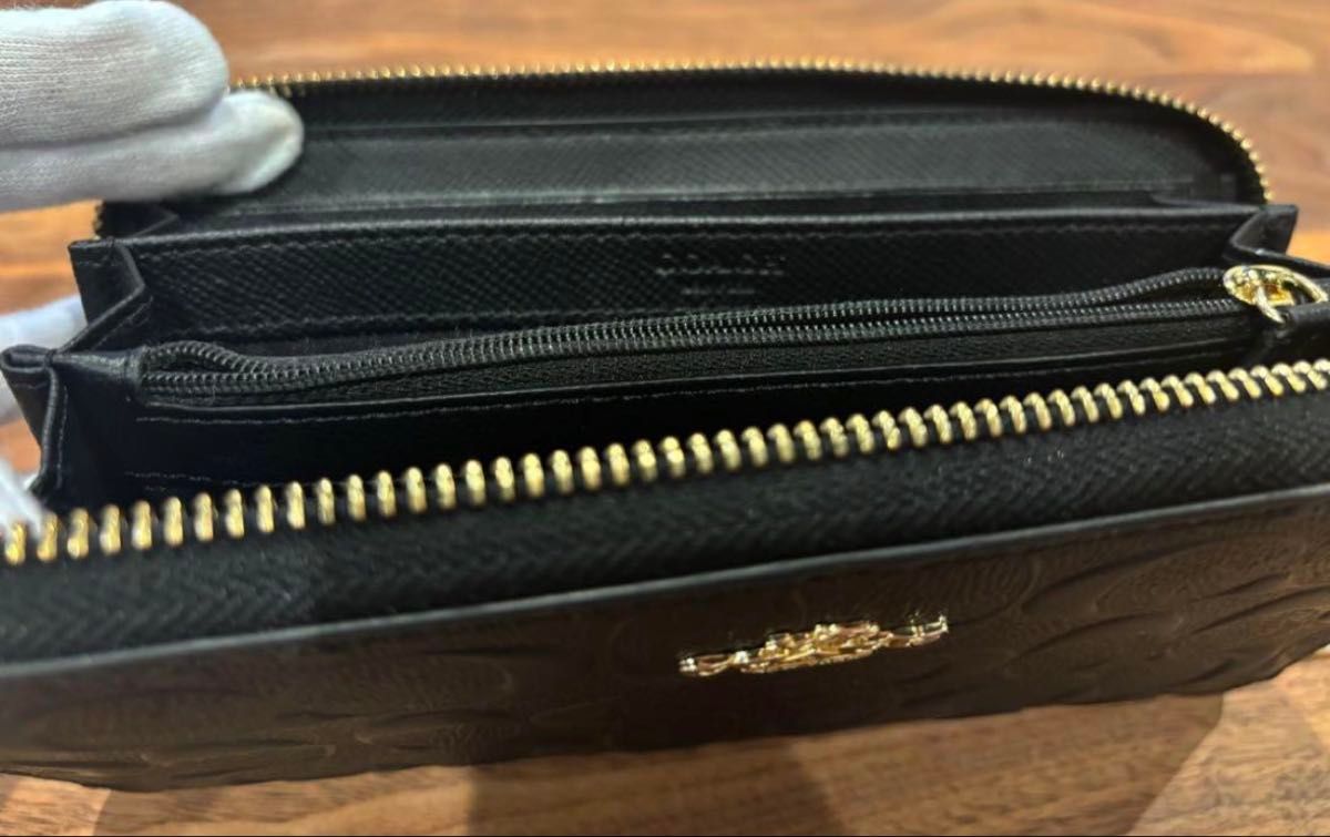 超美品】COACHコーチ 長財布 ラウンドファスナー シグネチャー 超美品】COACHコーチ 長財布 ラウンドファスナー シグネチャー