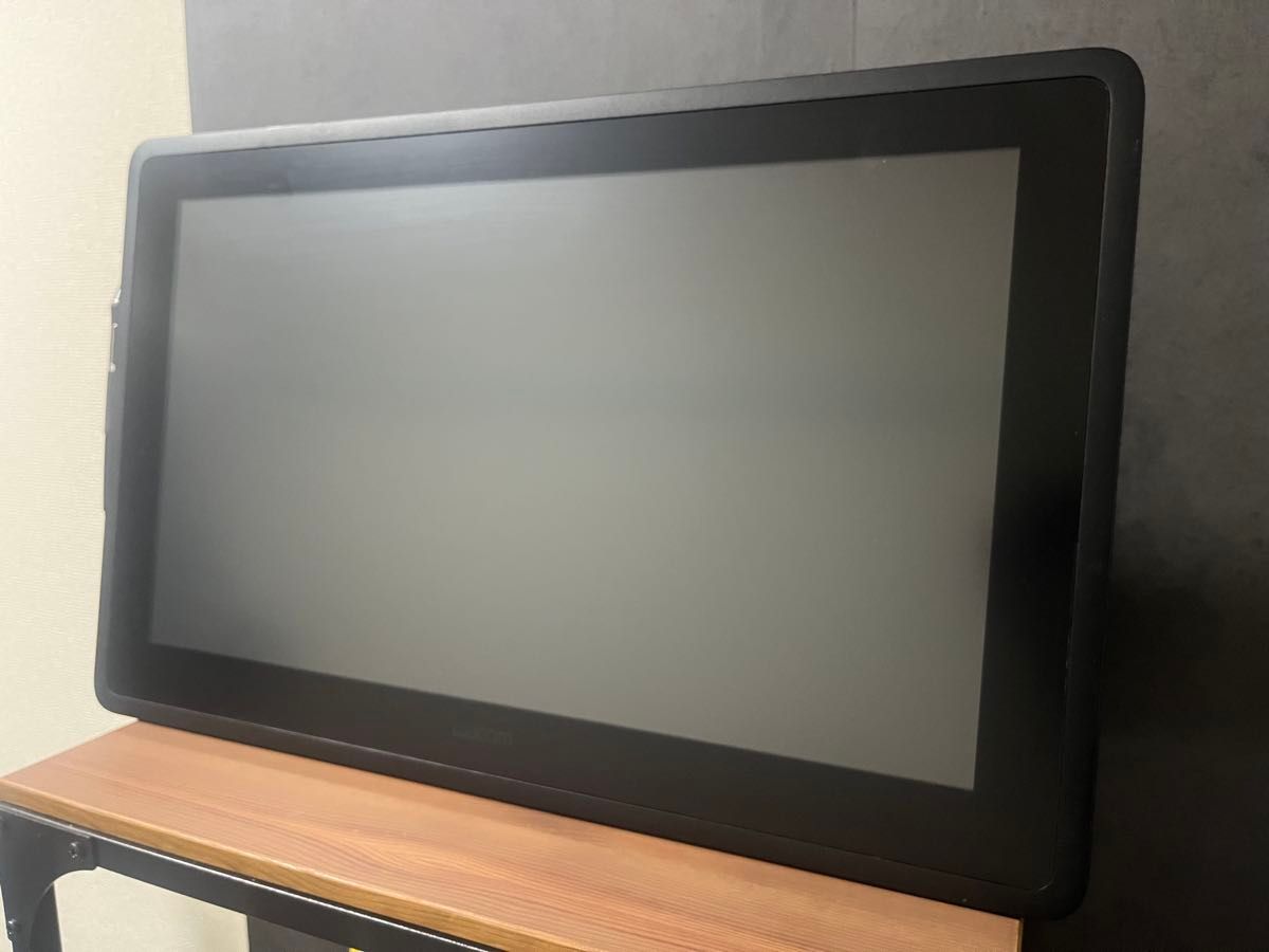 Wacom Cintiq 22 FHD ブラックDTK2260K1D【別売りのWacom Pro Wacom Cintiq 22 FHD ブラックDTK2260K1D【別売りのWacom Pro