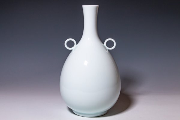 人間国宝【井上萬二】~最上位希少大作!高さ32.5cm~『白磁花彫耳 人間国宝【井上萬二】~最上位希少大作!高さ32.5cm~『白磁花彫耳