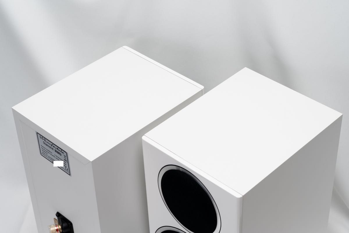動作品 Wharfedale DIAMOND 220 White 希少ホワイト ペア 動作品 Wharfedale DIAMOND 220 White 希少ホワイト ペア