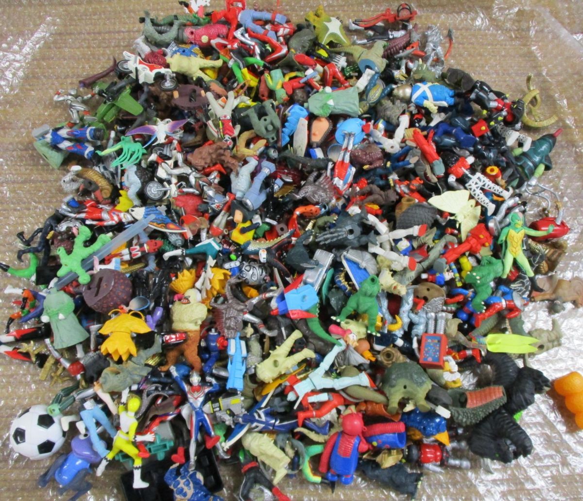 Yahoo!オークション - #w26【梱80】ウルトラマン 仮面ライダー ゴジラ ...