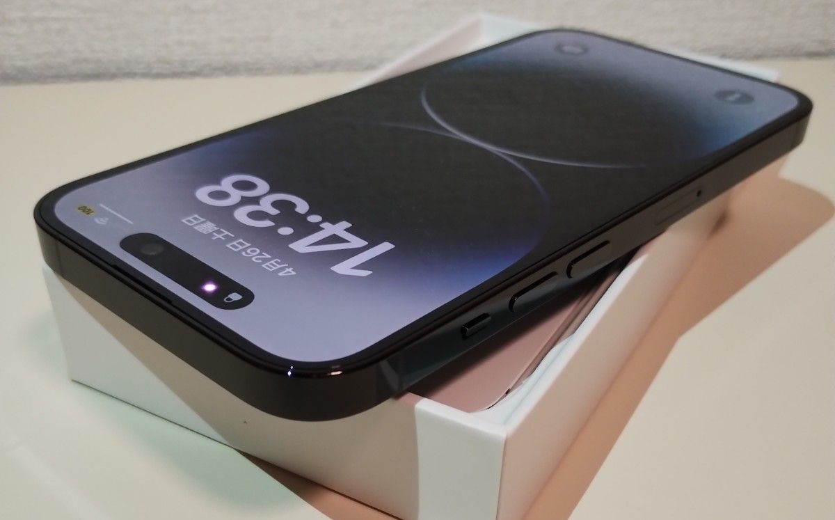 美品・純正電池100% iPhone 14 Pro 128GB SIMフリー 店頭展示品 美品・純正電池100% iPhone 14 Pro 128GB SIMフリー 店頭展示品