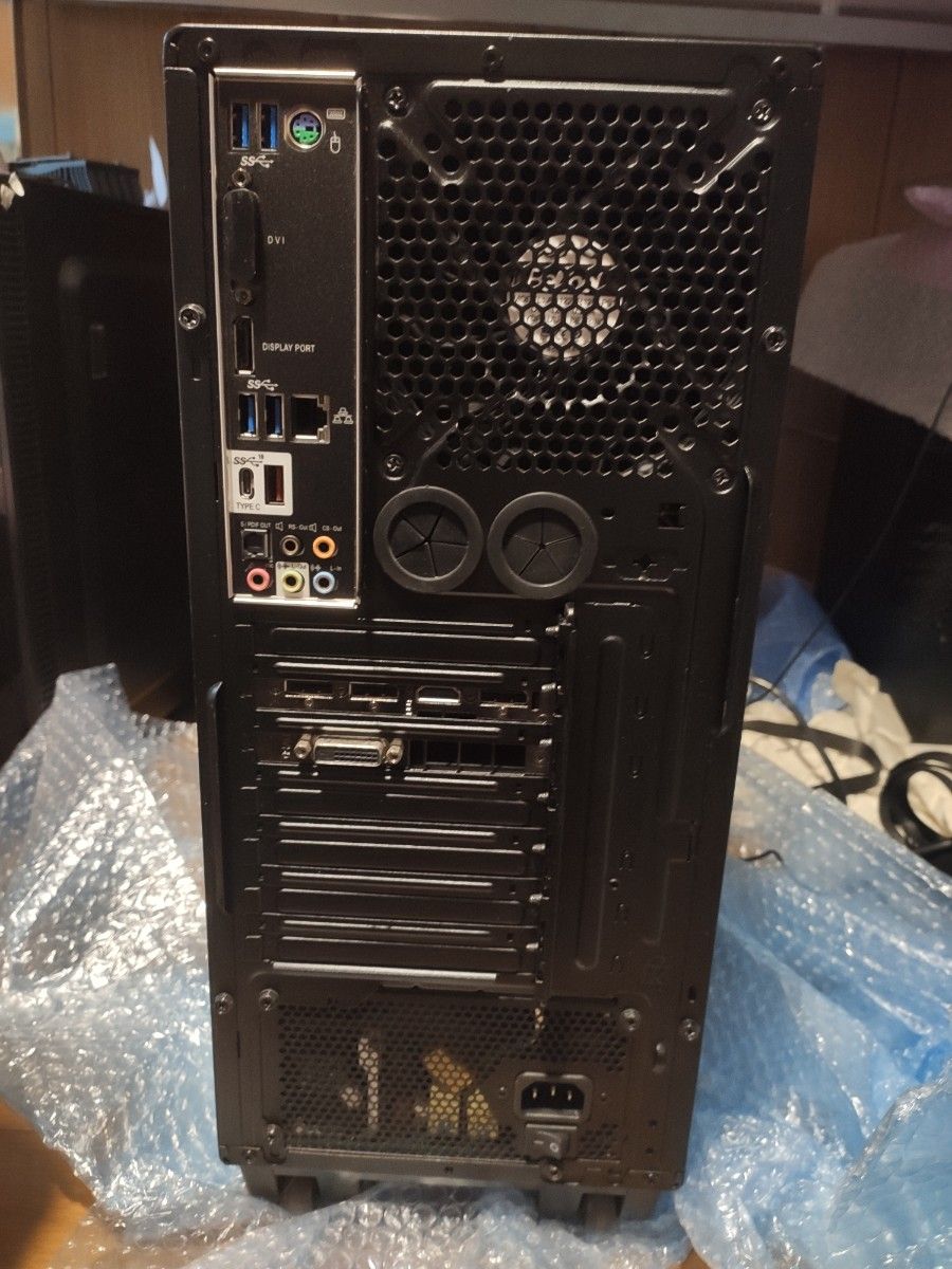 DAIV ゲーミングPC Core i7 8700 メモリ32GB GTX1080 SSD 512GB DAIV ゲーミングPC Core i7 8700 メモリ32GB GTX1080 SSD 512GB