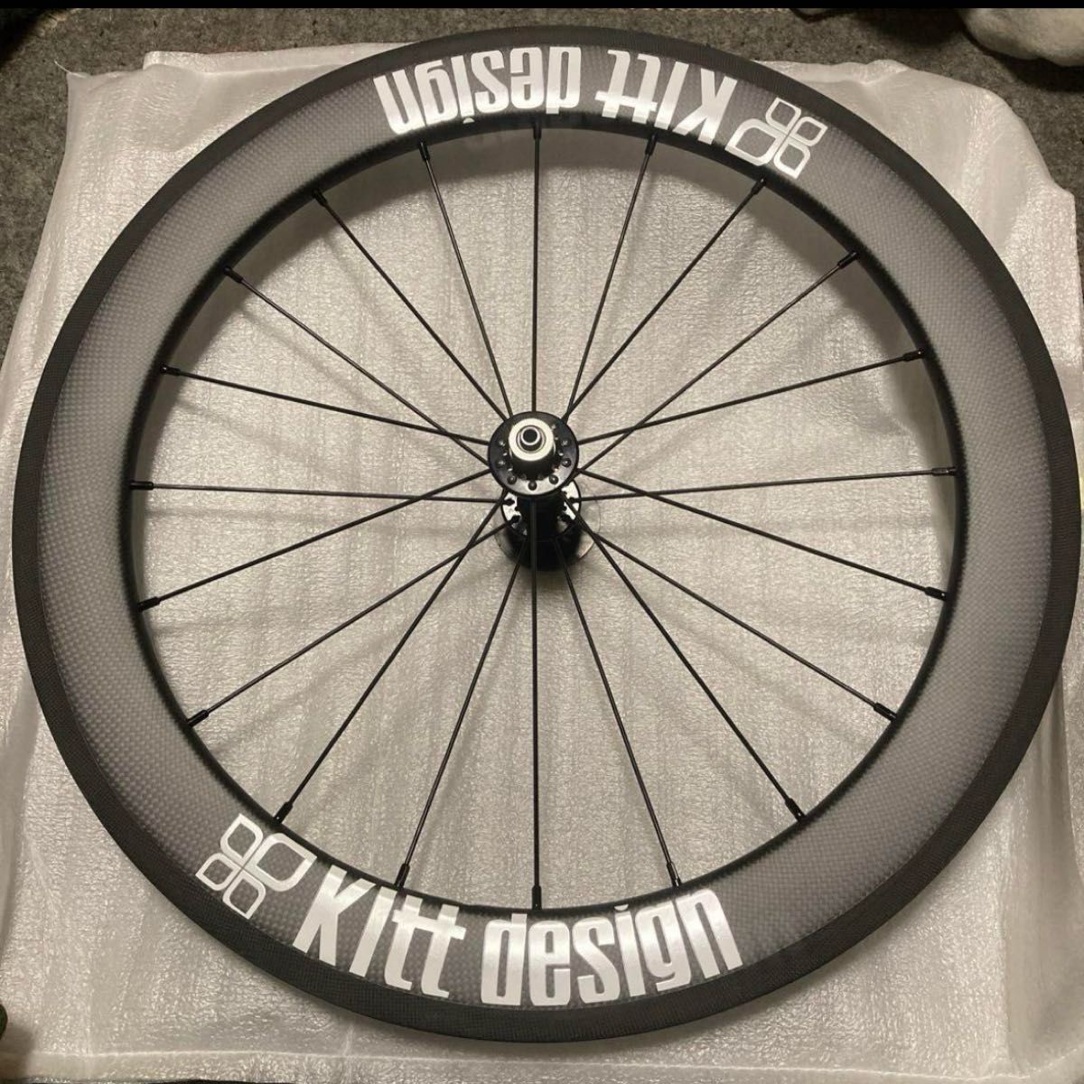新品未使用 Kittdesign カーボンアルミスポークホイール 前100mm 新品未使用 Kittdesign カーボンアルミスポークホイール 前100mm