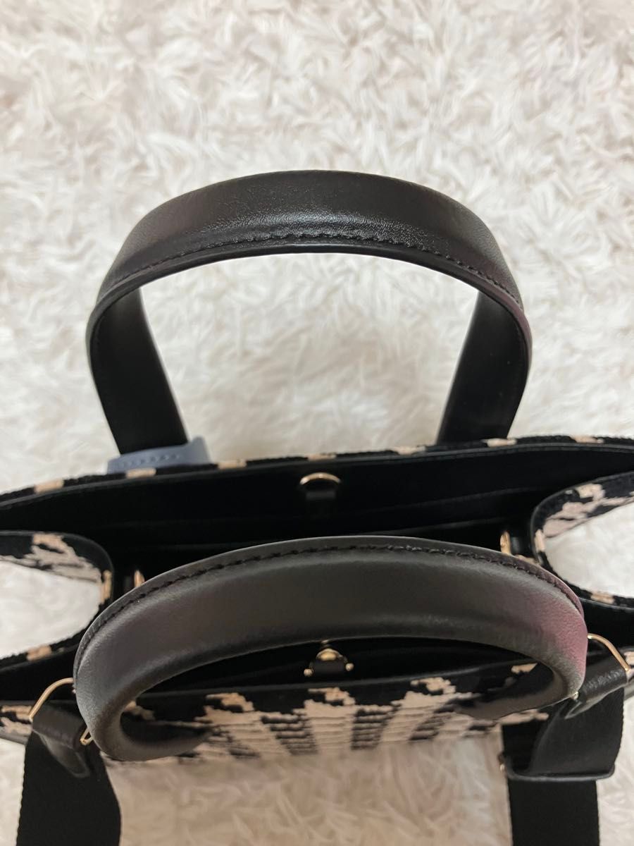 美品】kate spade 千鳥柄のミニトートバッグ ハンドバッグ 春 美品】kate spade 千鳥柄のミニトートバッグ ハンドバッグ 春